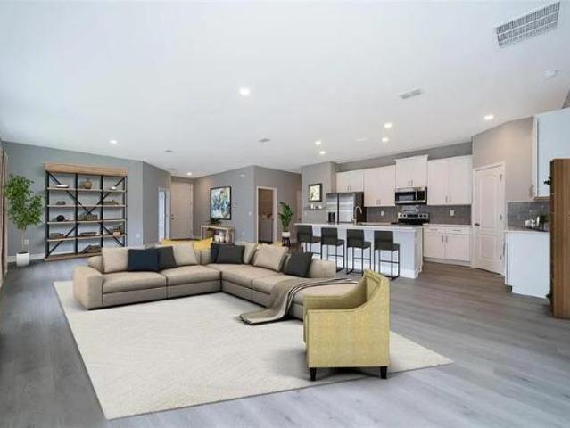 4 Br, 3 bath, Single Family 5574 Sw 128th Pl
