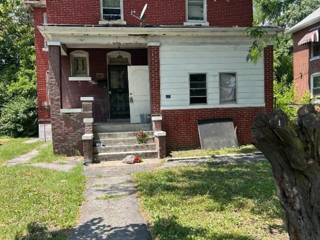 4 Br, 3 bath, Single Family 563 N 24th St