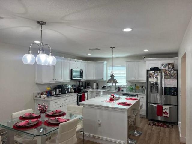 4 Br, 3 bath, Single Family 5603 Parker Avenue