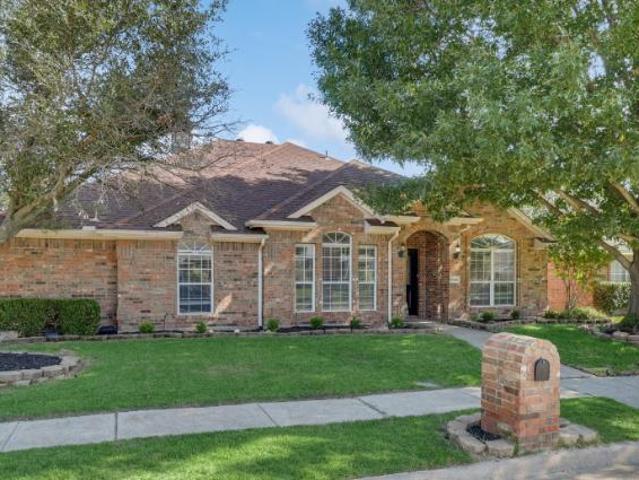 4 Br, 3 bath, Single Family 5616 Petunia Dr