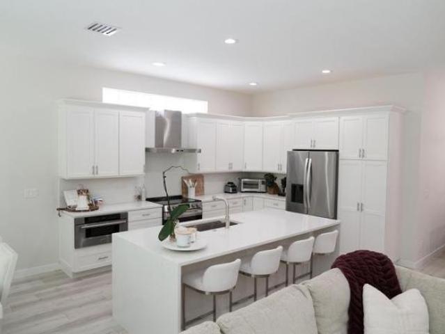4 Br, 3 bath, Single Family 5725 Via De La Plata Circle