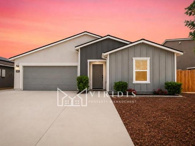 4 Br, 3 bath, Single Family 5917 Vespucci Avenue