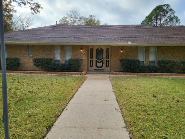 4 Br, 3 bath, Single Family 501 Northridge