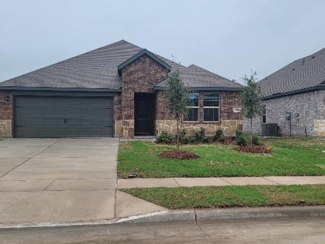 4 Br, 3 bath, Single Family 509 Range Rd
