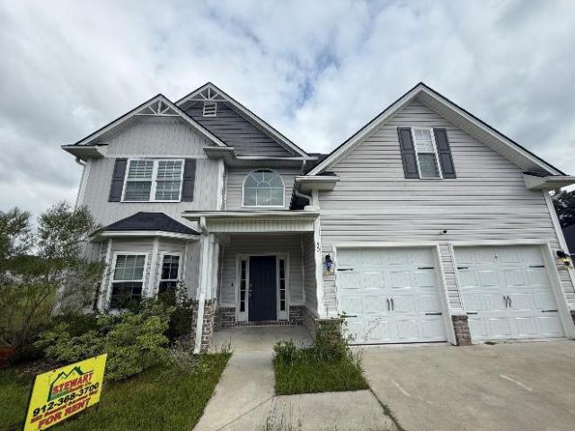 4 Br, 3 bath, Single Family 50 Huntington Drive Ne