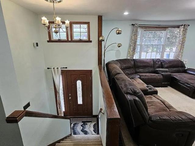 4 Br, 3 bath, Single Family 5163 Rosecrest Dr