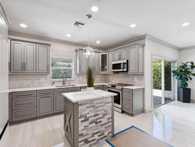 4 Br, 3 bath, Single Family 522 Lucky Lane