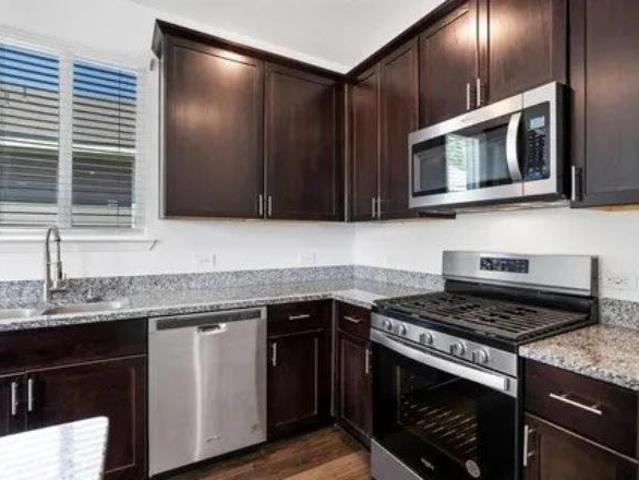 4 Br, 3 bath, Single Family 5307 Purple Wisteria Ln