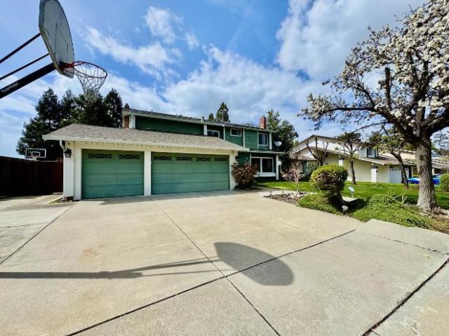 4 Br, 3 bath, Single Family 5317 Creek Estates