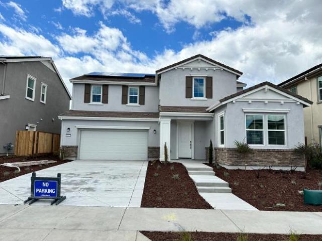 4 Br, 3 bath, Single Family 5377 Kusnick Ave