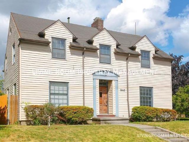 4 Br, 3 bath, Single Family 6445 N Williams Ave