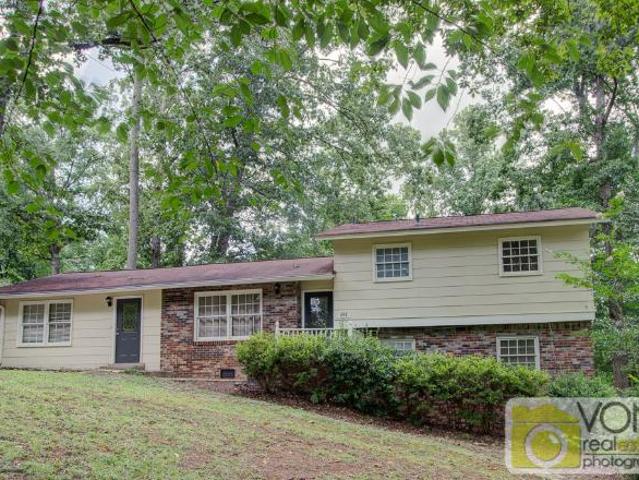 4 Br, 3 bath, Single Family 648 Montclair Drive SW