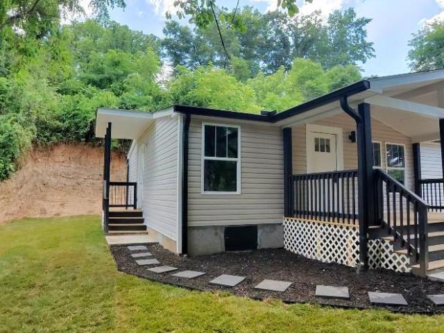 4 Br, 3 bath, Single Family 64 P J Drive
