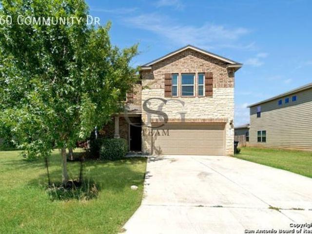 4 Br, 3 bath, Single Family 660 Community Dr