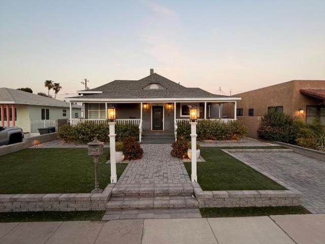 4 Br, 3 bath, Single Family 661 Orange Ave