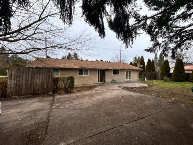 4 Br, 3 bath, Single Family 6060 SW 170th Ave