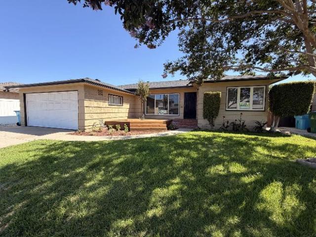 4 Br, 3 bath, Single Family 6133 Dorothy Drive