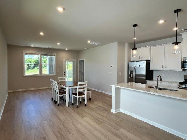 4 Br, 3 bath, Single Family 6154 General Dr