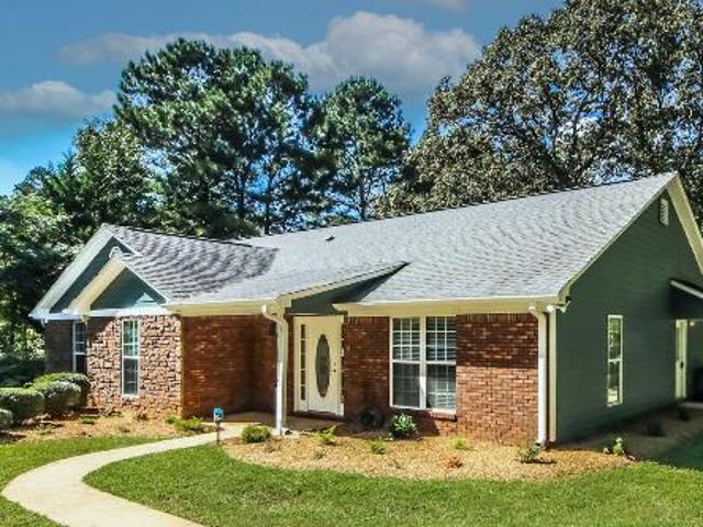 4 Br, 3 bath, Single Family 6155 Dodson Road
