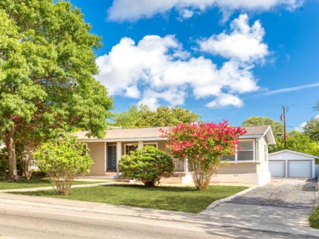 4 Br, 3 bath, Single Family 615 Rittiman Rd