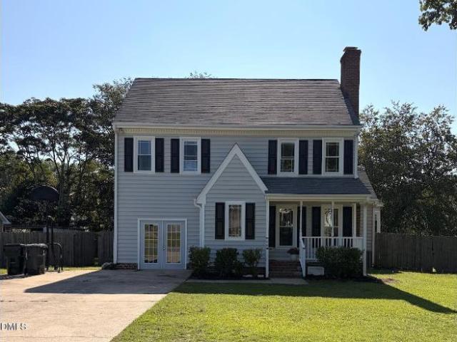 4 Br, 3 bath, Single Family 619 Commander Dr