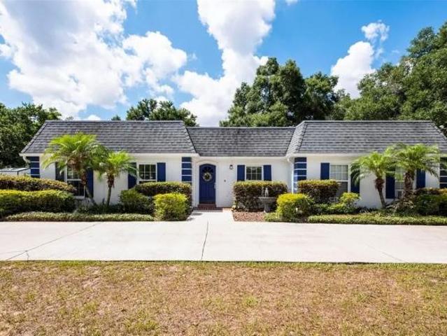 4 Br, 3 bath, Single Family 619 E Lumsden Rd