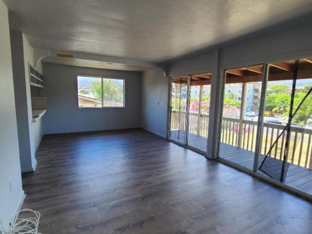 4 Br, 3 bath, Single Family 61 S Papa Ave