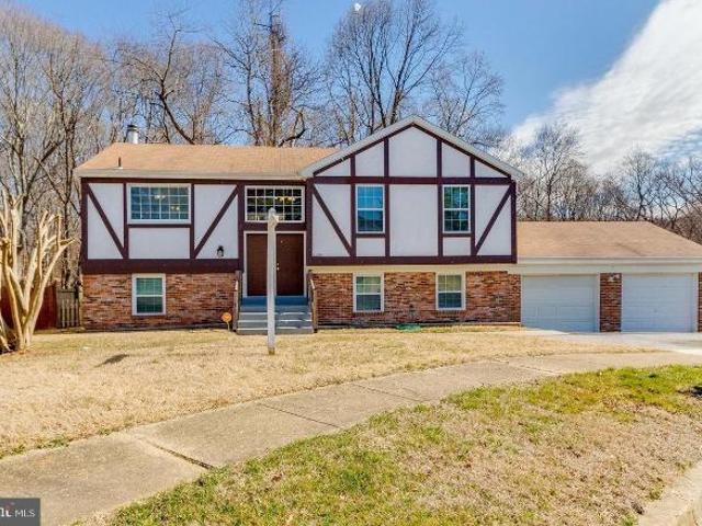4 Br, 3 bath, Single Family 6204 Barrowfield Ct