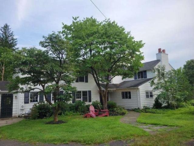 4 Br, 3 bath, Single Family 62 Cherry Hill Road