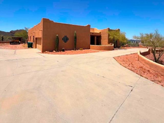 4 Br, 3 bath, Single Family 6375 Happy Trail