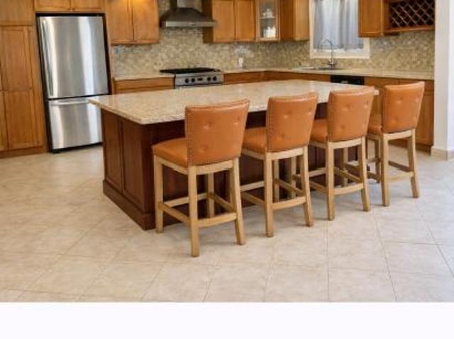 4 Br, 3 bath, Single Family 6 Franklin St