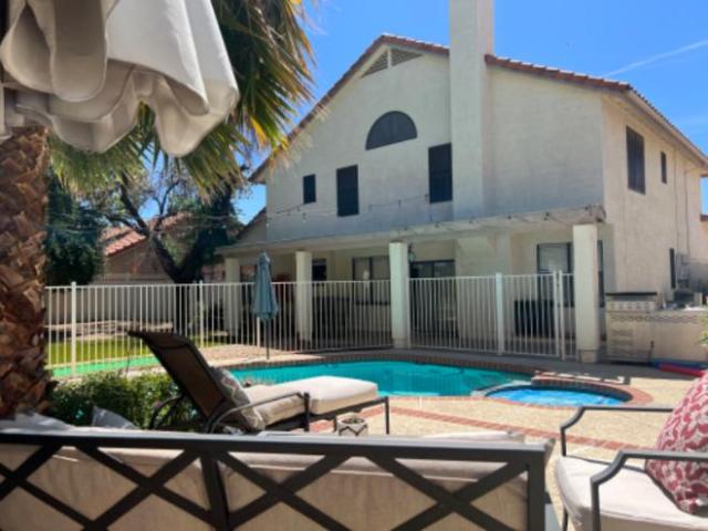 4 Br, 3 bath, Single Family 7402 W Kerry Way