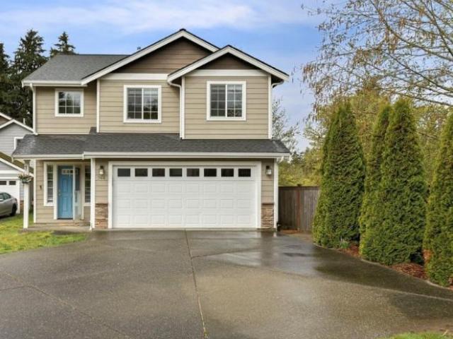4 Br, 3 bath, Single Family 744 Courage Court SE