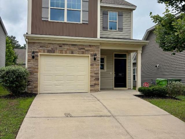 4 Br, 3 bath, Single Family 756 Helmsman Ln