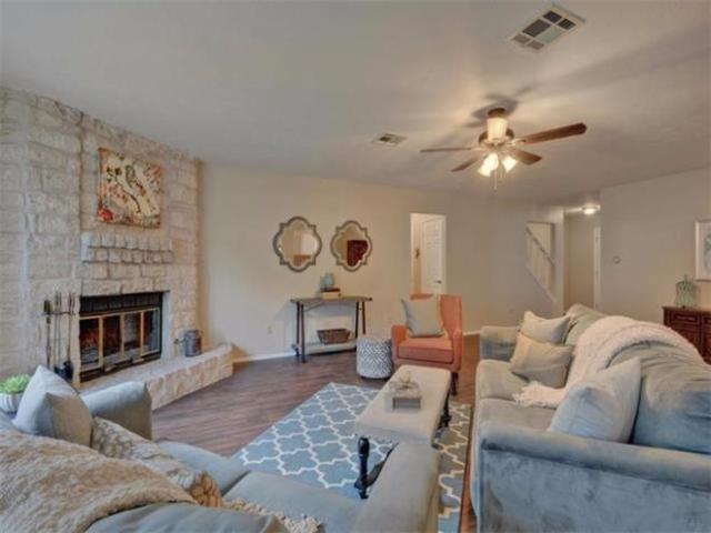 4 Br, 3 bath, Single Family 7601 Hawkeye Dr