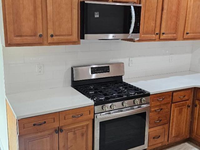 4 Br, 3 bath, Single Family 776 S 17th St