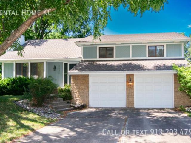 4 Br, 3 bath, Single Family 7920 W 113th Ter