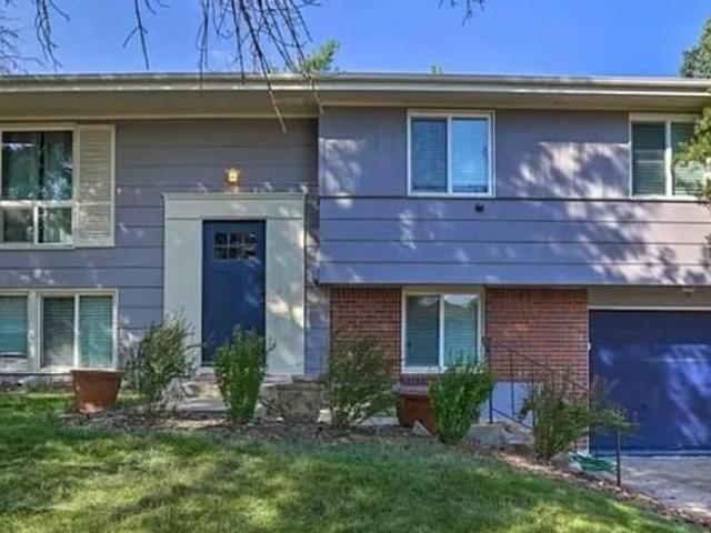 4 Br, 3 bath, Single Family 7937 W Chestnut Drive