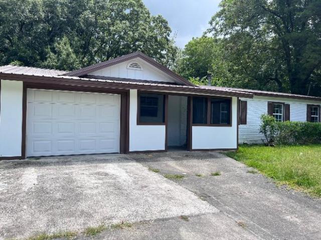 4 Br, 3 bath, Single Family 702 American Blvd