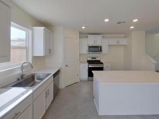 4 Br, 3 bath, Single Family 710 Jessie Dr
