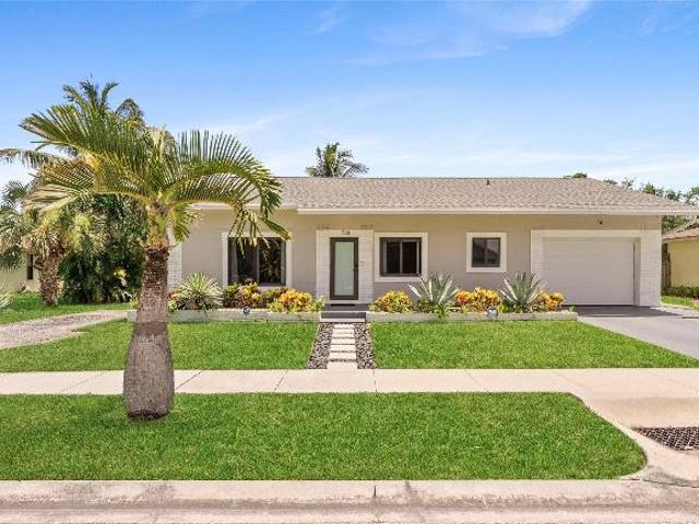 4 Br, 3 bath, Single Family 728 NE 9th Avenue