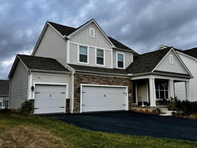 4 Br, 3 bath, Single Family 731 Holbrook Dr