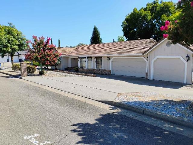 4 Br, 3 bath, Single Family 7331 Jonella Way