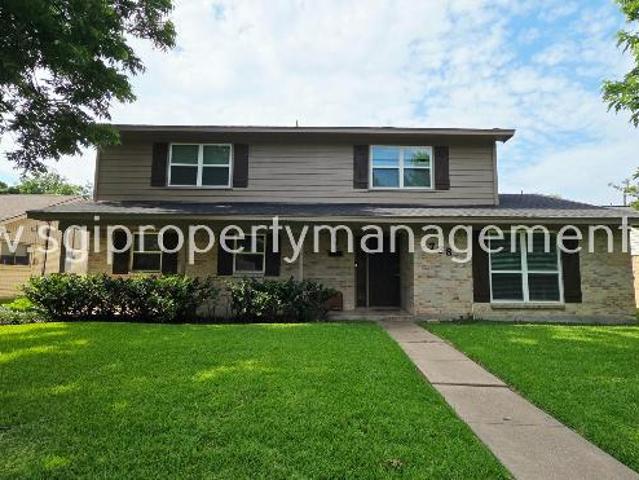 4 Br, 3 bath, Single Family 738 Kingswood Ave