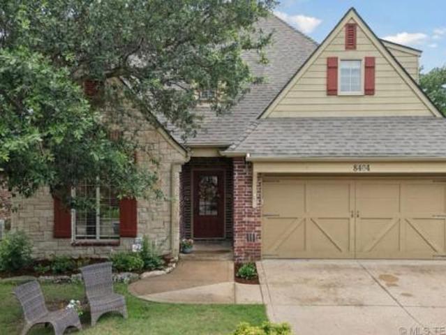 4 Br, 3 bath, Single Family 8404 E 98th Pl