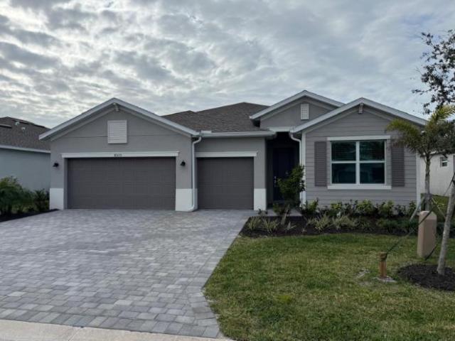 4 Br, 3 bath, Single Family 8535 Saint Kitts Cir