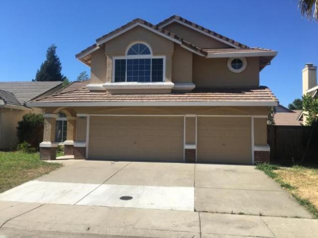4 Br, 3 bath, Single Family 8669 Gossamer Way
