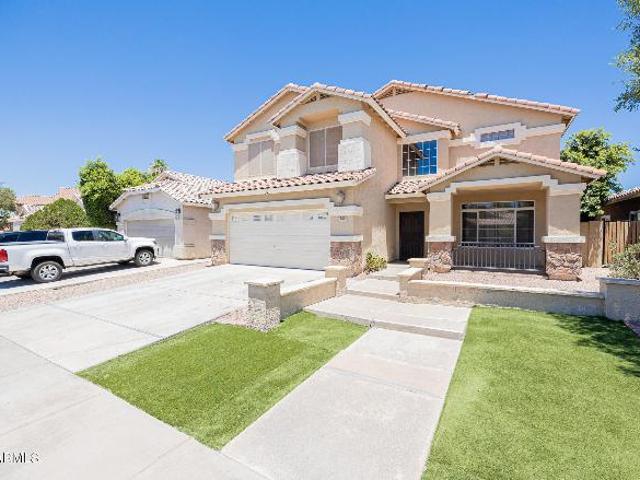 4 Br, 3 bath, Single Family 868 W Tremaine Avenue