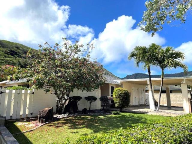 4 Br, 3 bath, Single Family 868 Waioli Street