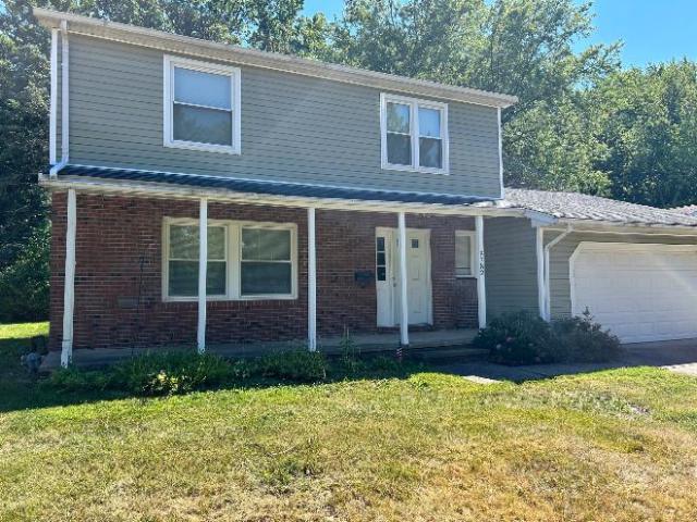 4 Br, 3 bath, Single Family 8792 Pinewood Court